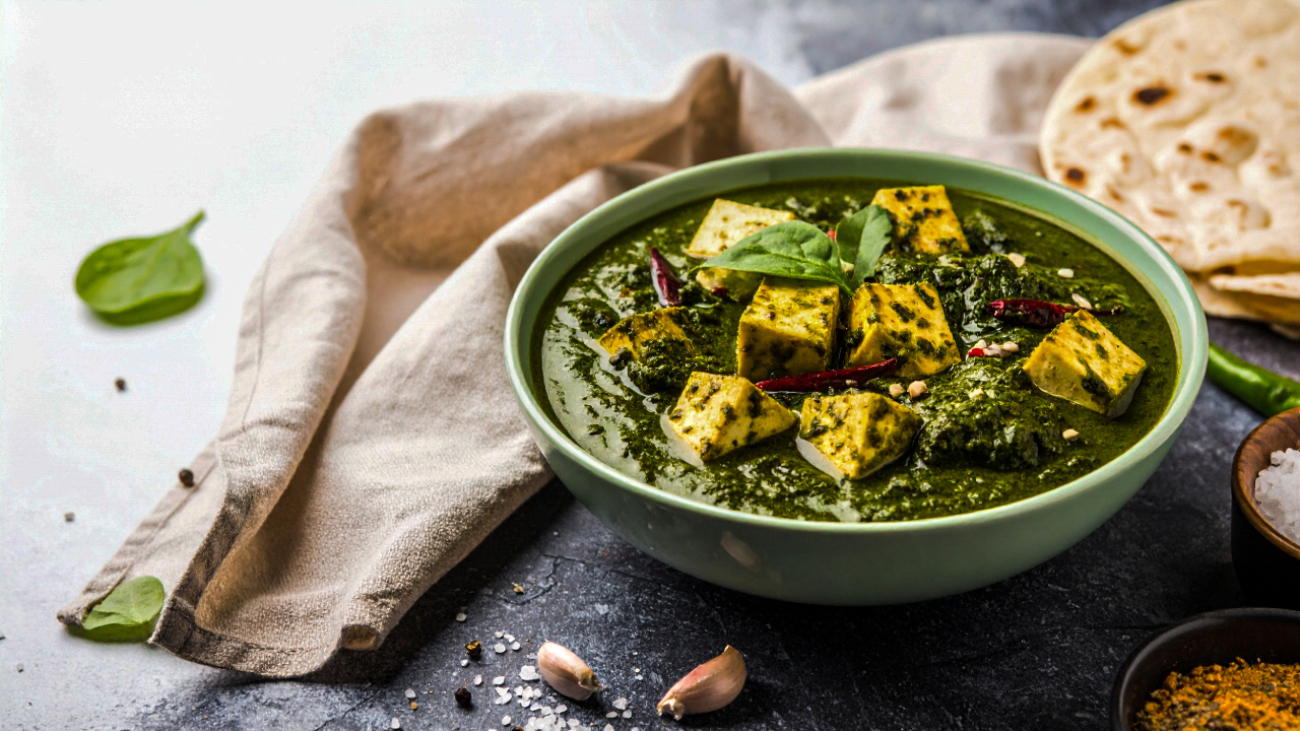 Palak Paneer | Classic Indian Dish with Spinach and Creamy Paneer in a ...