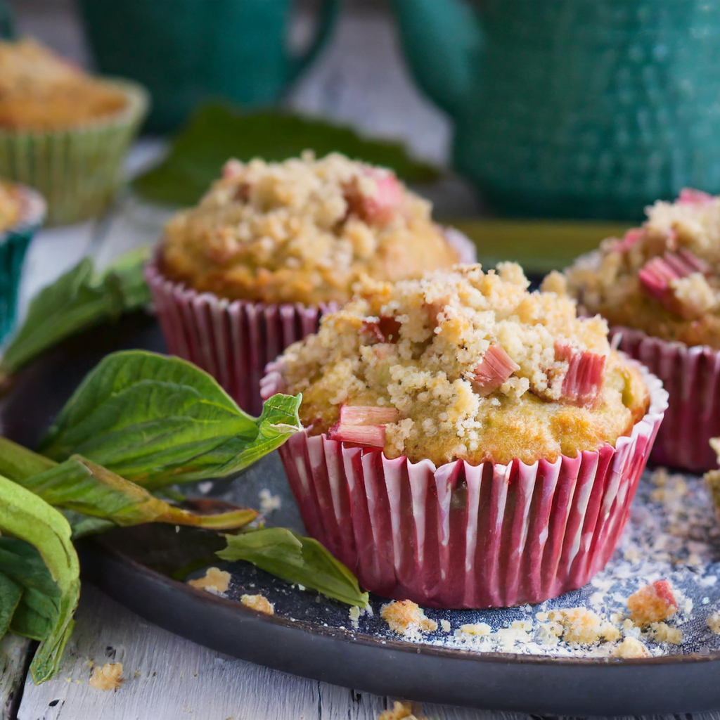 Rhubarb Muffins | Tangy & Sweet Muffins with Cinnamon and Streusel Topping