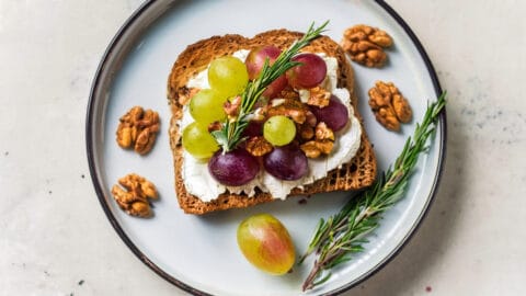 Grapes, Brie & Walnut Crunch Toastie: A Gourmet Vegetarian Sandwich ...
