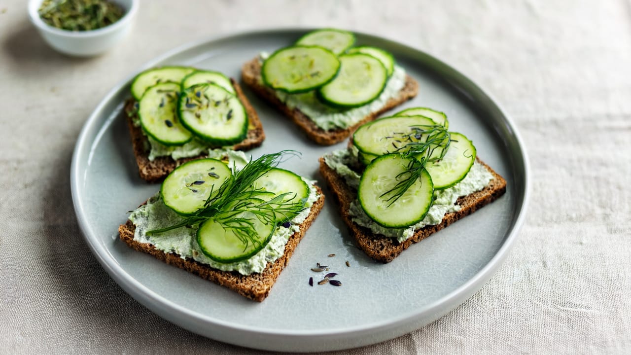 Matcha Cucumber Tea Sandwich: A Fresh and Elegant Vegan Finger Sandwich
