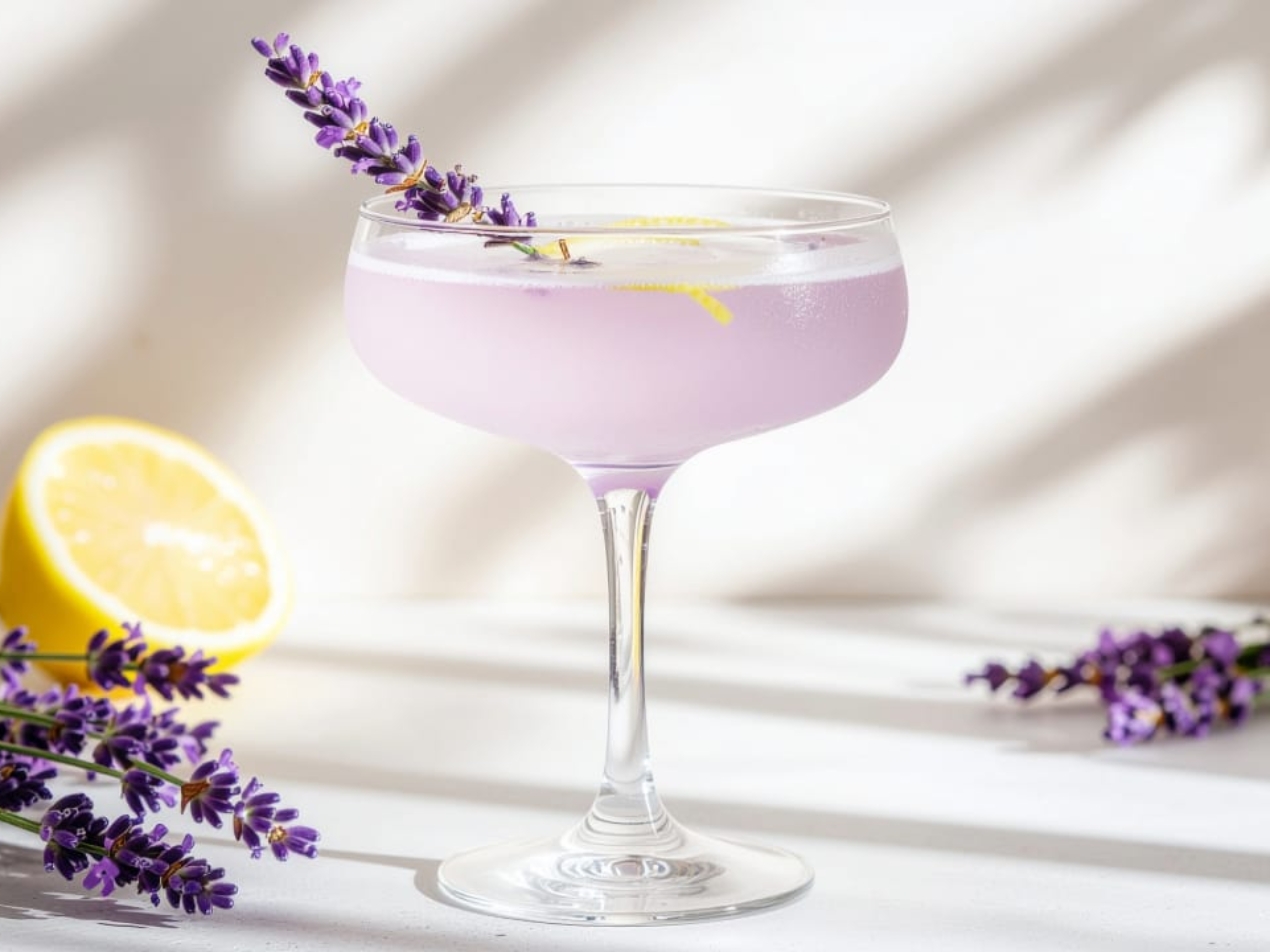 Lavender Blueberry Mojito | Refreshing Summer Cocktail with Floral ...